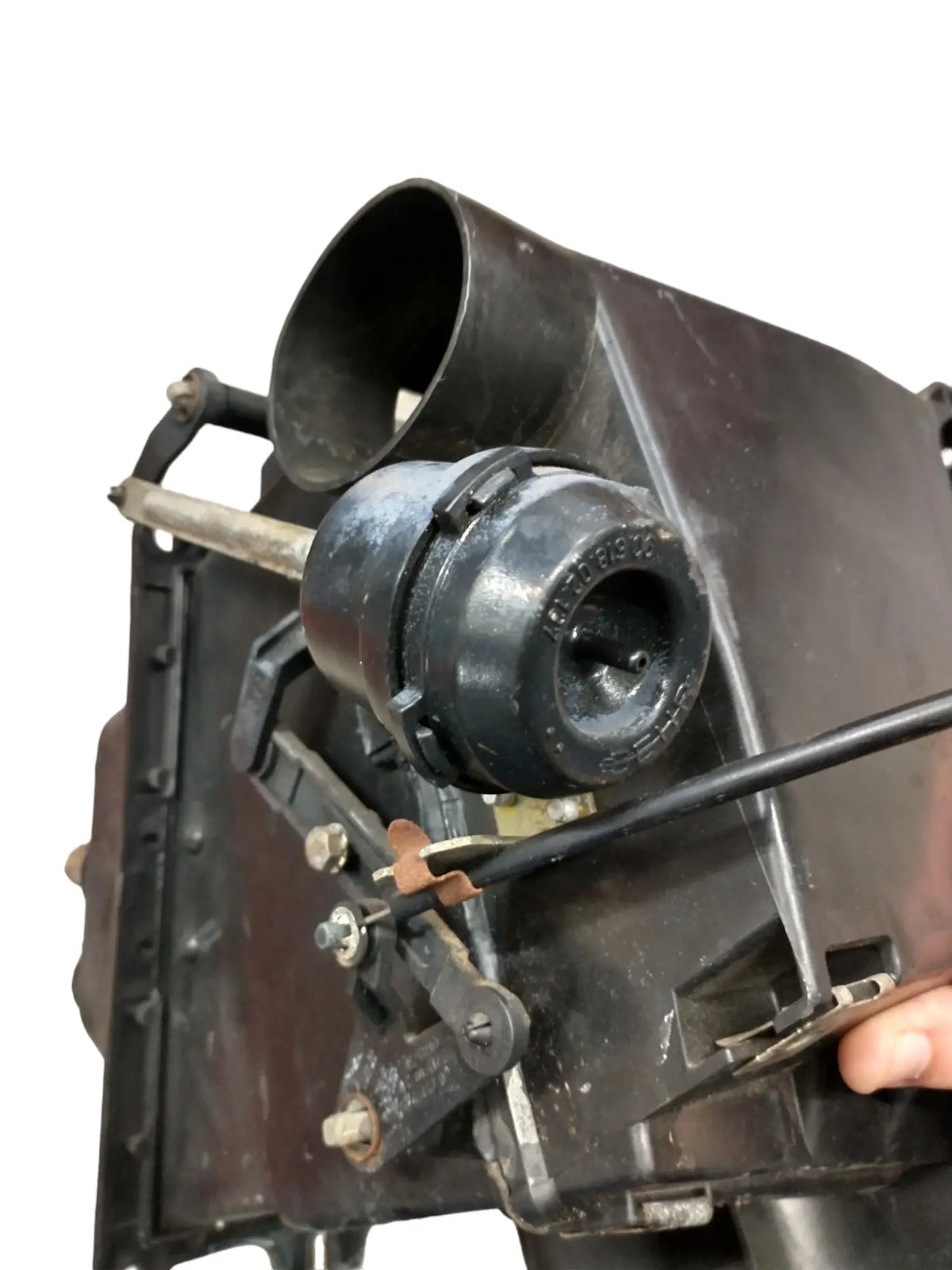 .143 Porsche 928 A/C % Heater box flap vacuum actuator servo valve ...